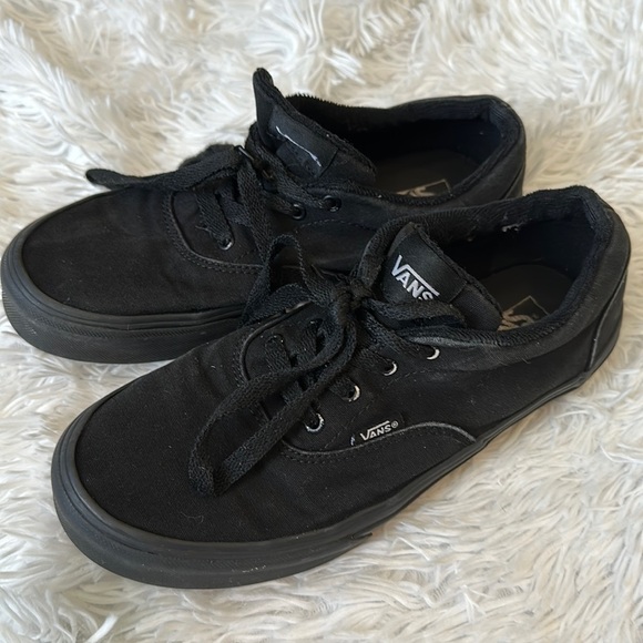 Vans | Shoes | Vans Unisex Shoes Size 5 | Poshmark